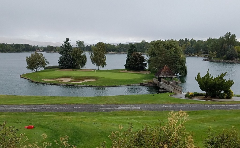 LakeRidge Golf Course Hole 15 Par 3 Green - Wisconsin Golf Trips